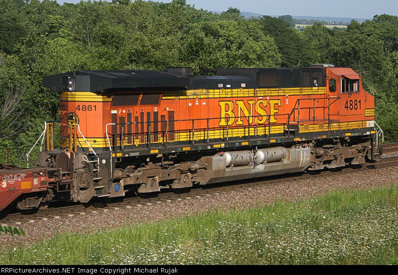 BNSF 4881